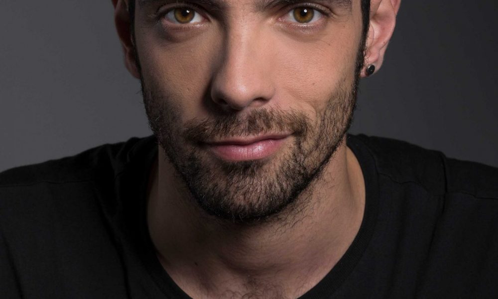 Ator português José Pimentão entra na série “1899” da Netflix ...