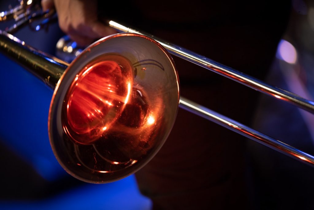 Jazz ao Centro celebra 20 anos com concerto do trio de Aruán Ortiz em ... Jazz ao Centro celebra 20 anos com concerto do trio de Aruán Ortiz em ...