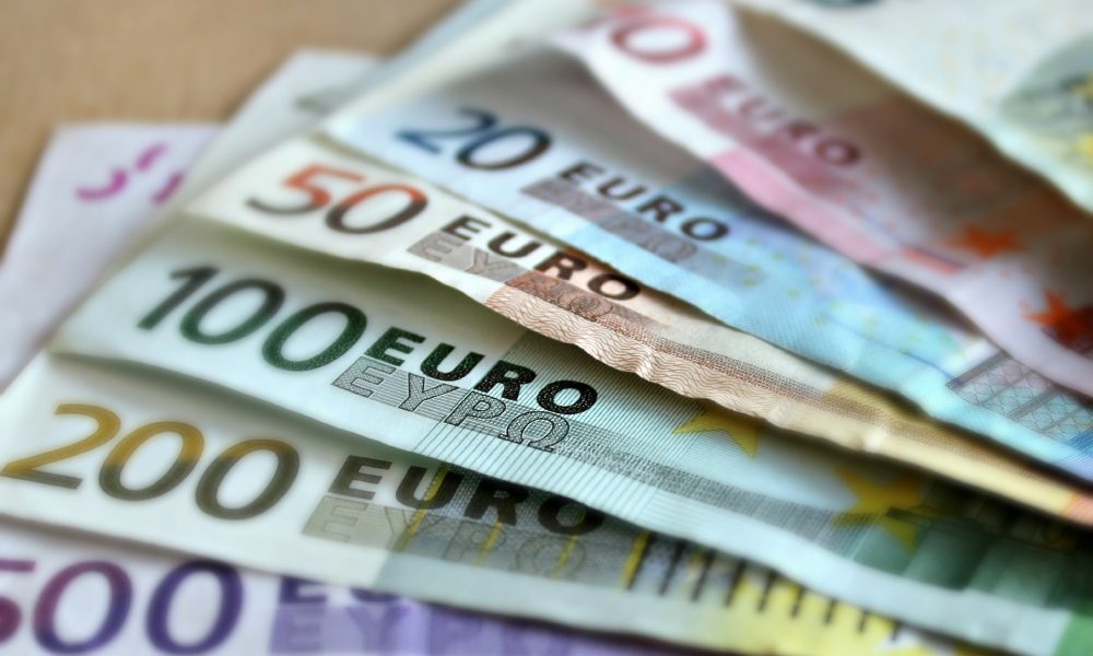 Economistas alertam: salários em Portugal estão cada vez mais ...