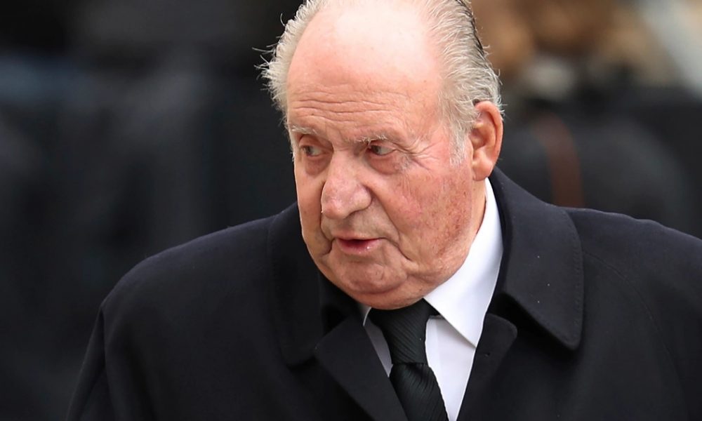 Juan Carlos aterrou em Espanha para breve visita depois de dois anos em ... Juan Carlos aterrou em Espanha para breve visita depois de dois anos em ...