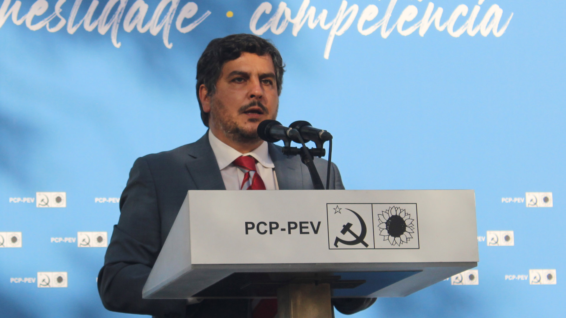 PCP acusa António Costa e Presidente da República de “suprema ...