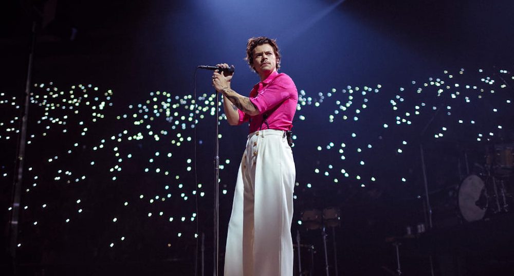 Português por trás da capa do novo álbum de Harry Styles – Notícias de ...