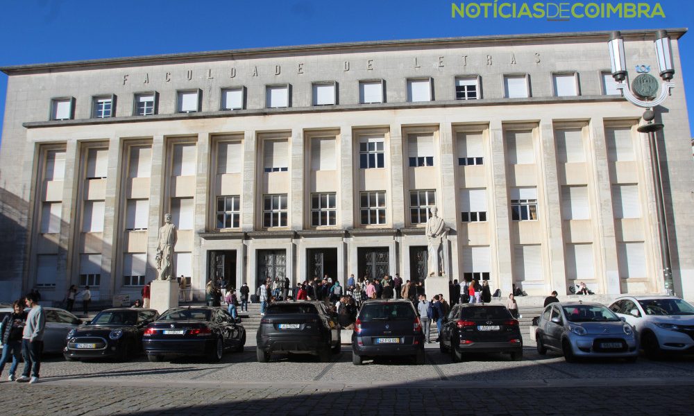 Críticos literários reúnem-se na Faculdade de Letras de Coimbra durante dois dias – Notícias de ...