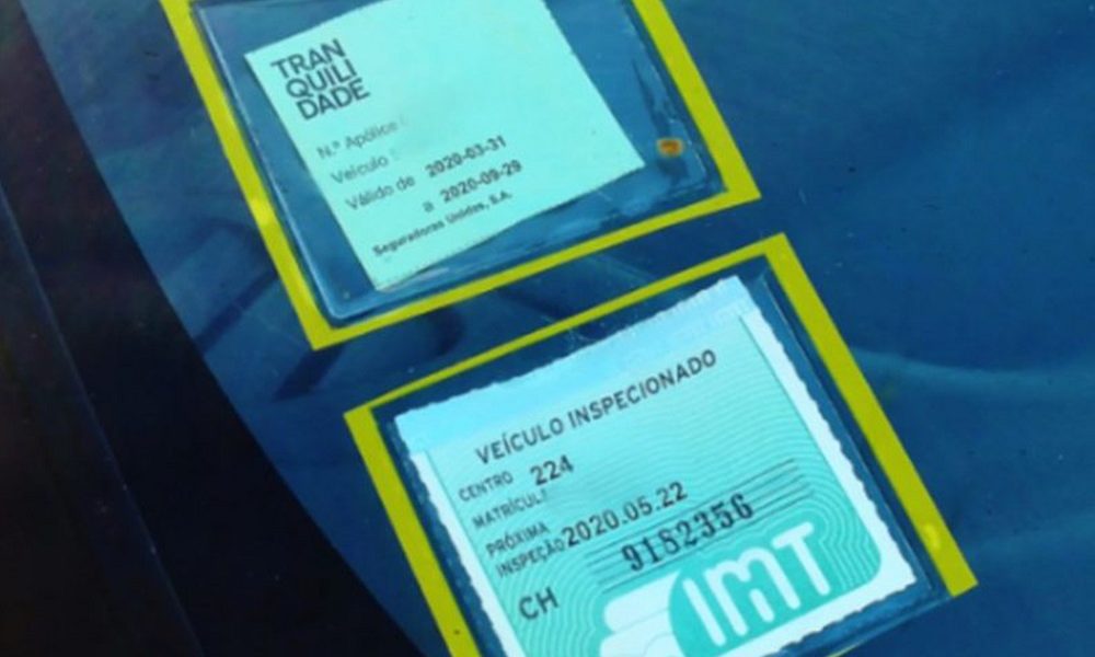 Dístico do seguro no para-brisas do carro pode deixar de ser ...