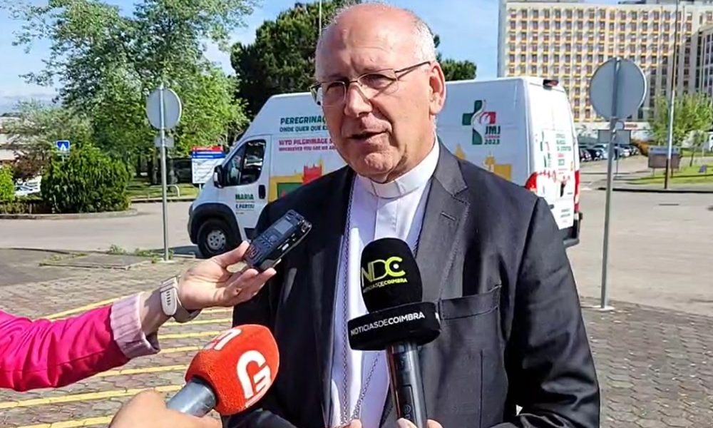 Bispo de Coimbra entrega carta de boas vindas a crianças nascidas em ...