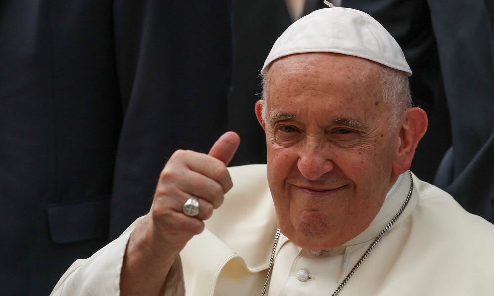 Papa Francisco celebra 12 anos de pontificado com bolo no hospital – Notícias de Coimbra