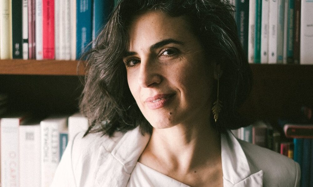 O primeiro romance da jornalista Anabela Mota Ribeiro é apresentado em ...