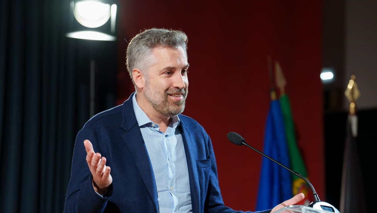 Pedro Nuno Santos promete “solução de estabilidade” em diálogo com ...