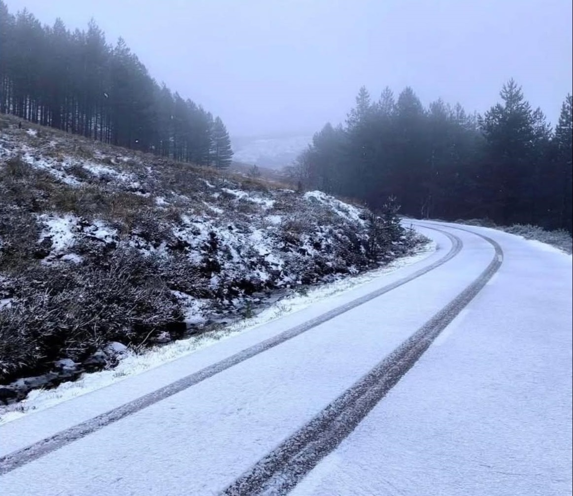 Neve cai no ponto mais alto da Lousã – Notícias de Coimbra