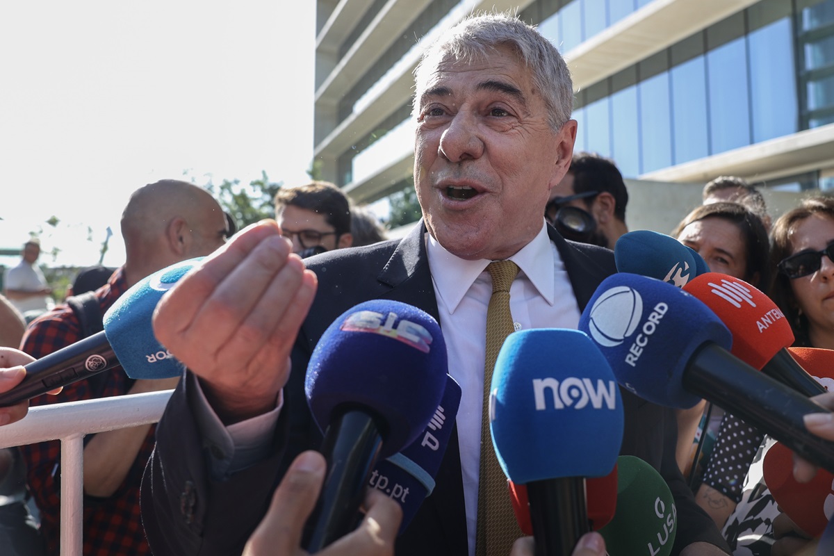 Sócrates (já) tem novo advogado – Notícias de Coimbra